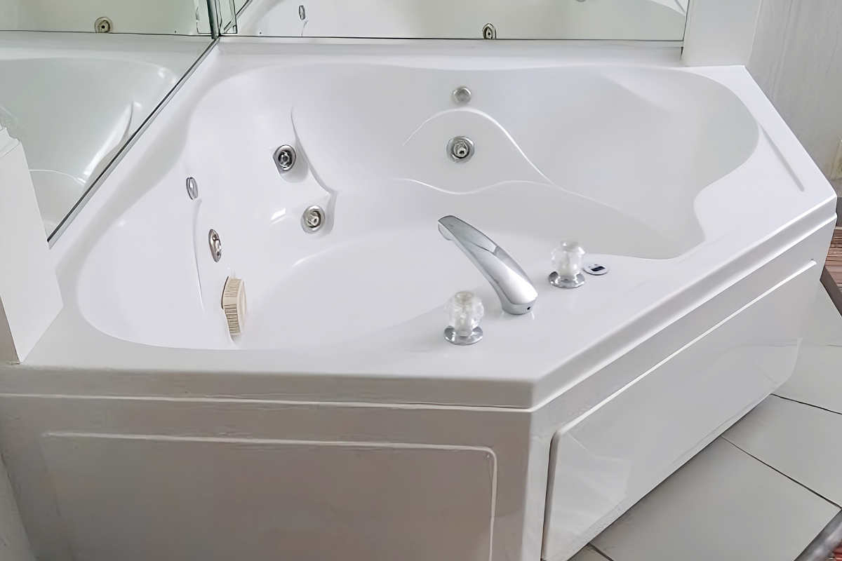 Top 50 USA Hotel Hot Tub Suites - Trusted Reviews, Photos & Videos